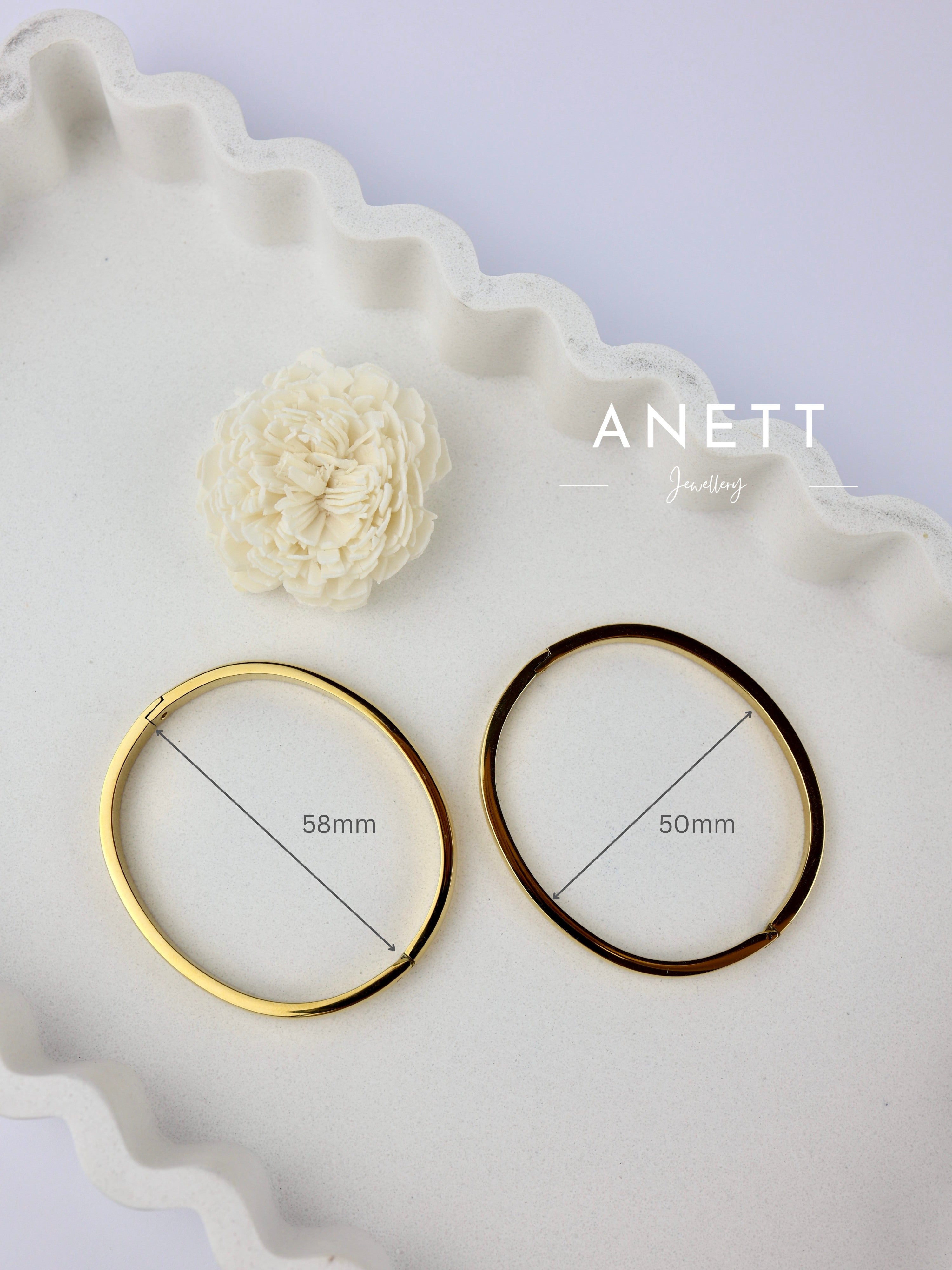 Hope Plain Gold Bangle – Minimalist Stainless Steel Bracelet – ANETT