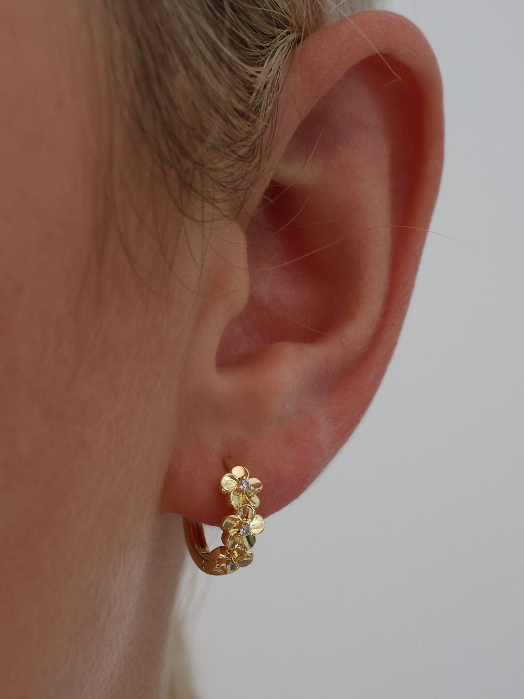 Primrose Flower Stacking Earrings – Gold-Plated Floral Jewellery – ANETT